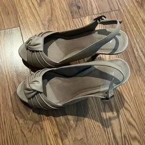 Apt. 9 | Shoes | Apt 9 Peep Toe Sling Back Nude Heels Size 6m | Poshmark